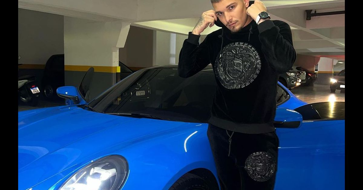 Carro azul de MC Gui foi visto em um motel por Bia Michelle - Purepeople