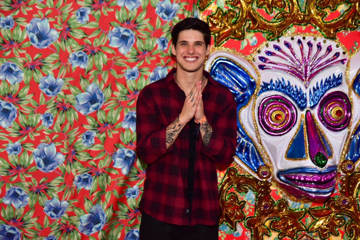 Foto: Gabriel Fop, do 'BBB 23', apostou em blusa xadrez para o 'São ...