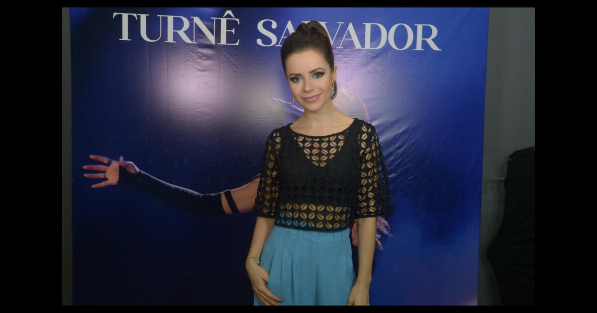 Internautas flagram detalhe polêmico em foto de Sandy com fãs e se ...