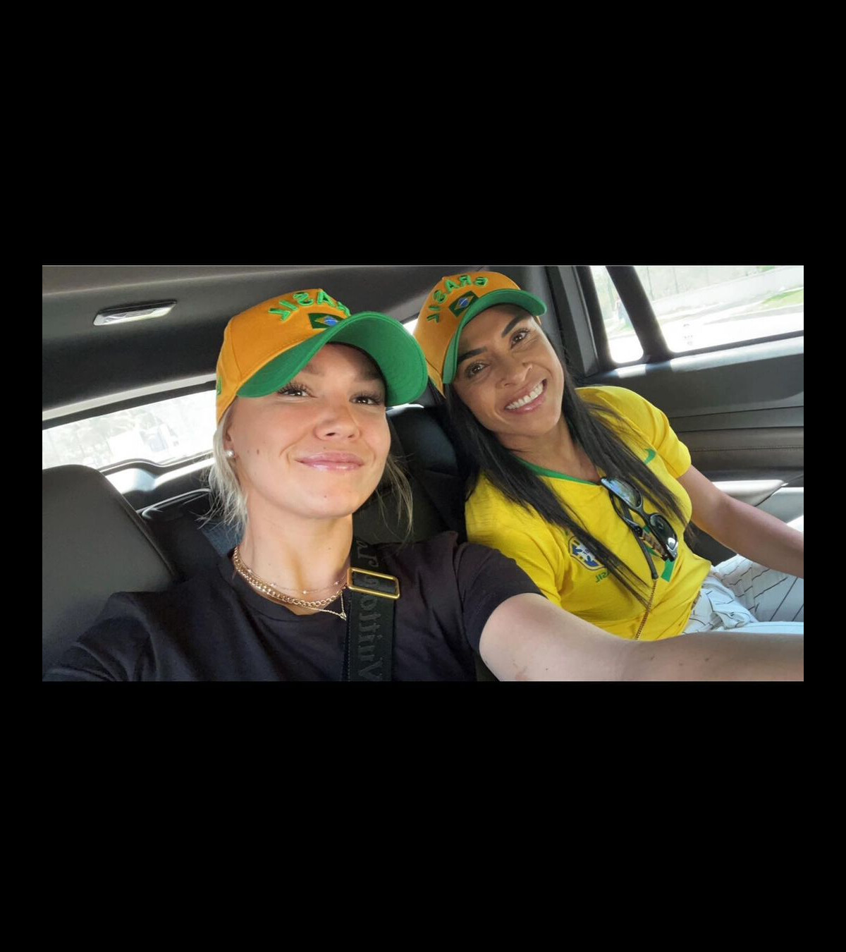 Foto: Marta e Carrie Lawrence se conheceram no Orlando Pride, time onde ...