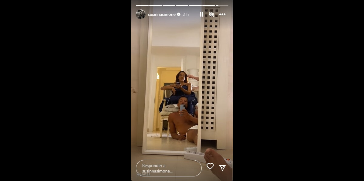 Foto: Anitta e Simone Susinna passaram toda estadia da cantora na ...