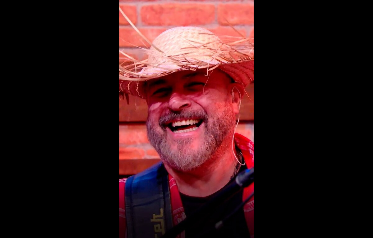 Foto: O músico Rinaldo Oliveira Amaral, conhecido artisticamente como ...