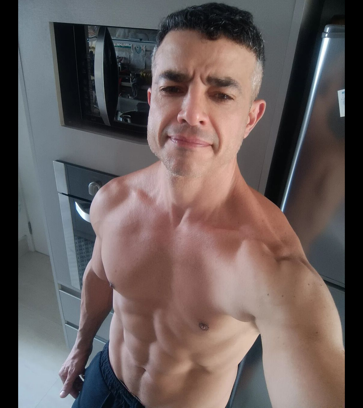 Foto: Anderson Di Rizzi mudou o corpo após começar a fazer reposição ...