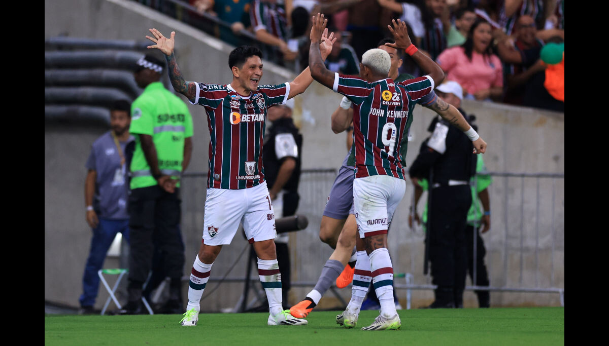 Foto: Germán Cano e John Kennedy têm comemorações que viralizaram na ...