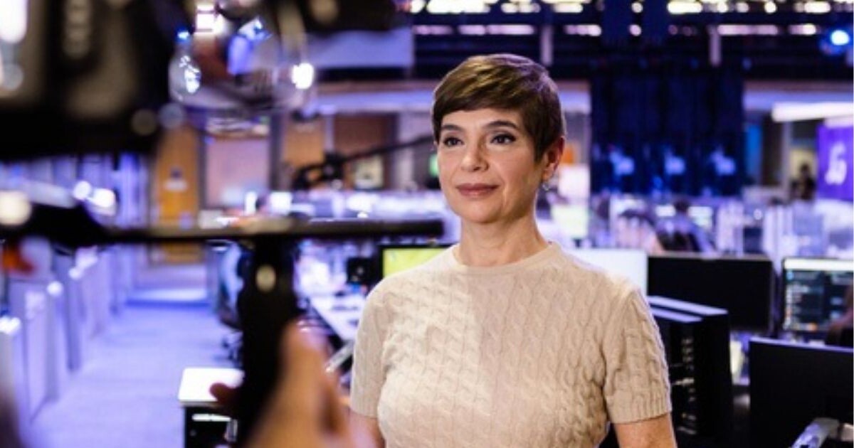 Renata Lo Prete, prestes a completar 60 anos, exibe beleza natural nos ...