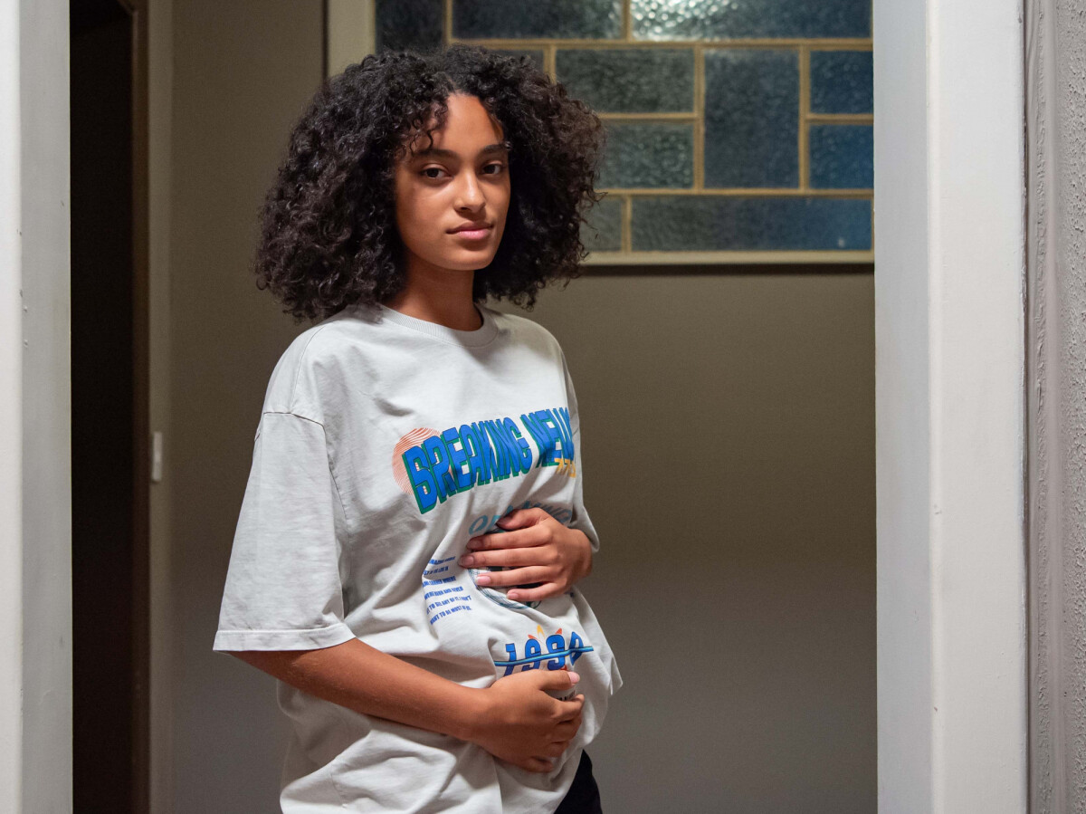 Foto: Na novela 'Renascer ', Teca (Livia Silva) ficará apreensiva com ...