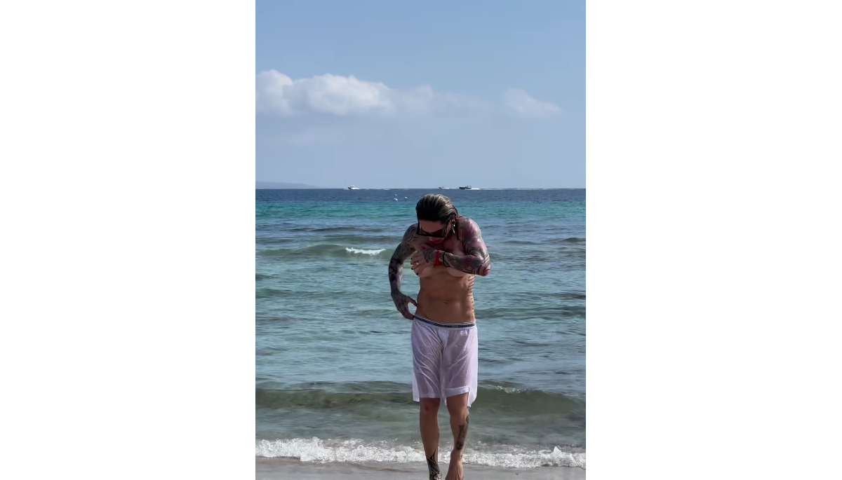 Foto: Cacá Werneck virou alvo de comentários sobre a nudez na praia ...