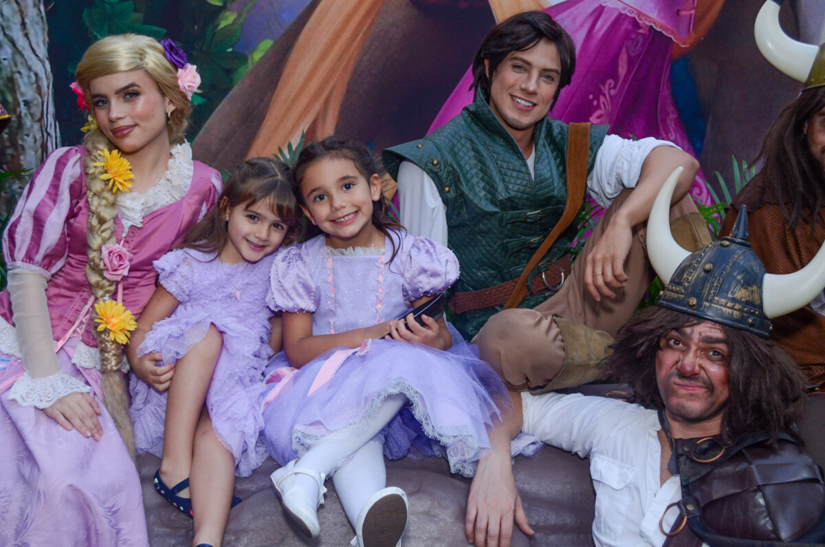 Foto: Manuella, filha caçula de César Tralli e Ticiane Pinheiro, está ...