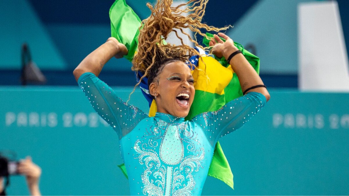 Foto: Rebeca Andrade se tornou a maior medalhista olímpica brasileira ...