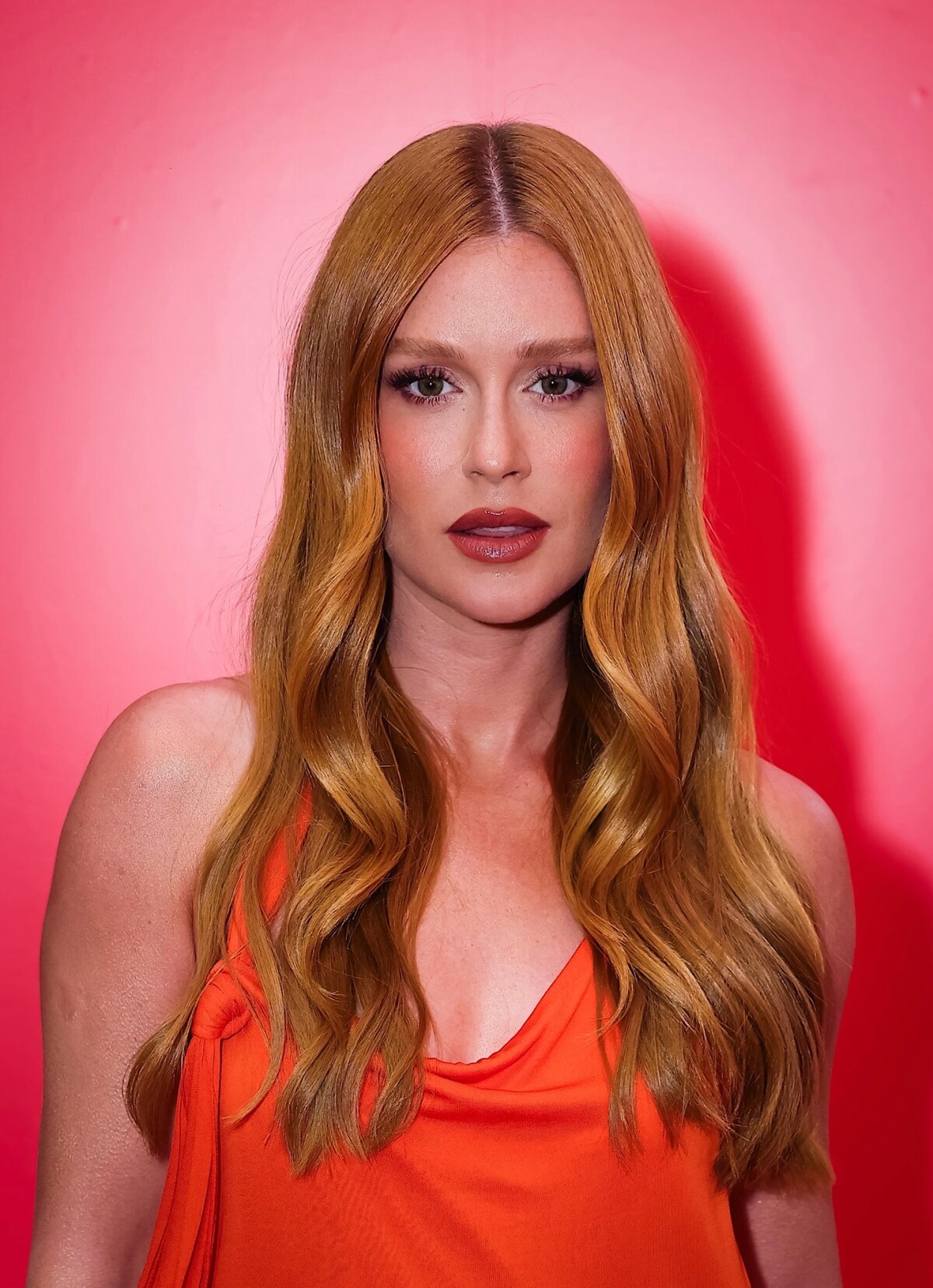 Foto: Marina Ruy Barbosa escolheu um vestido laranja da grife YSL para ...