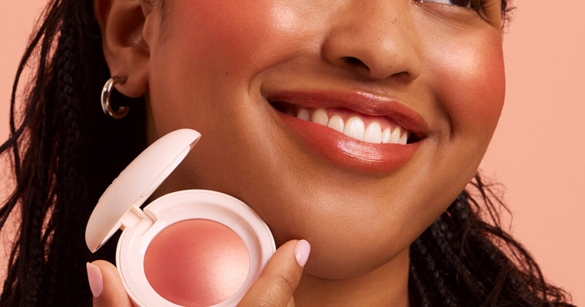 Esse blush nacional é o dupe perfeito do blush da Rare Beauty! - Purepeople