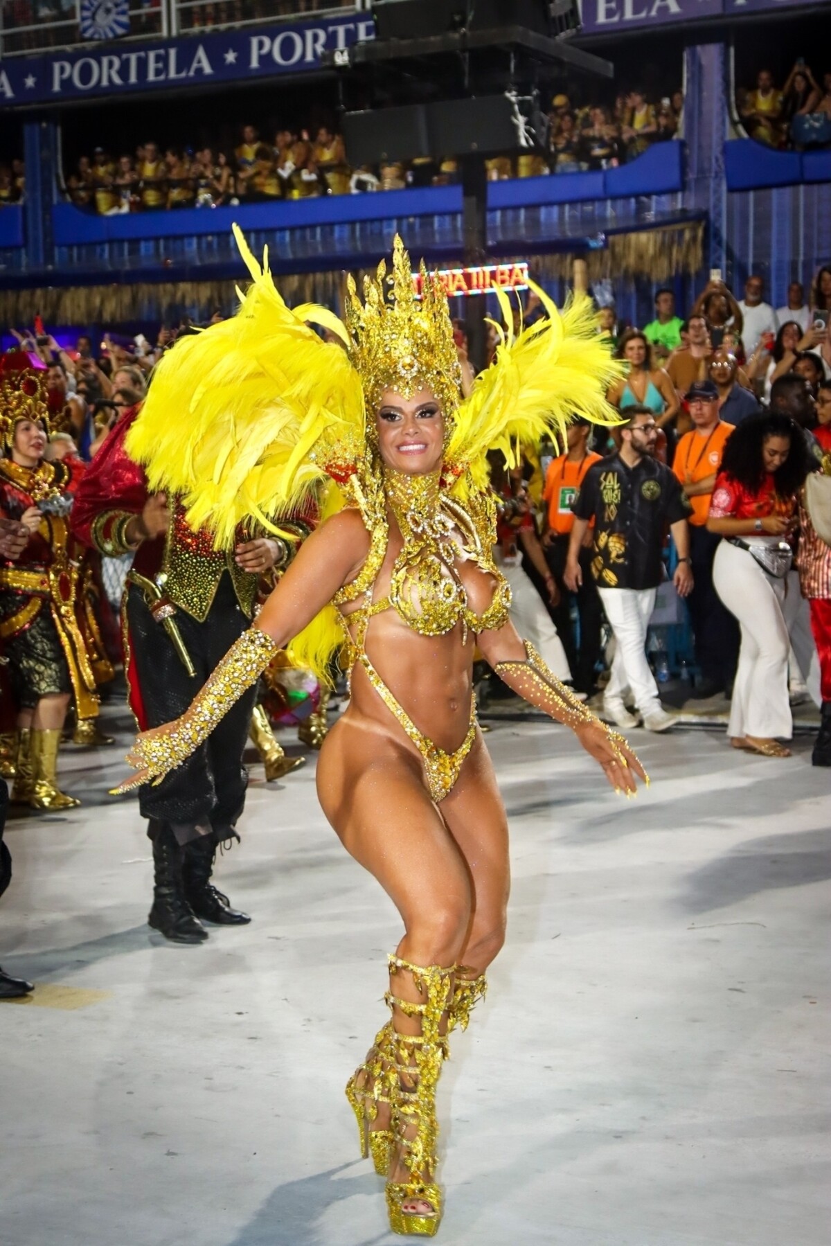 Foto: Viviane Araujo ainda passou um segundo perrengue quando sentiu ... Foto: Viviane Araujo ainda passou um segundo perrengue quando sentiu ...
