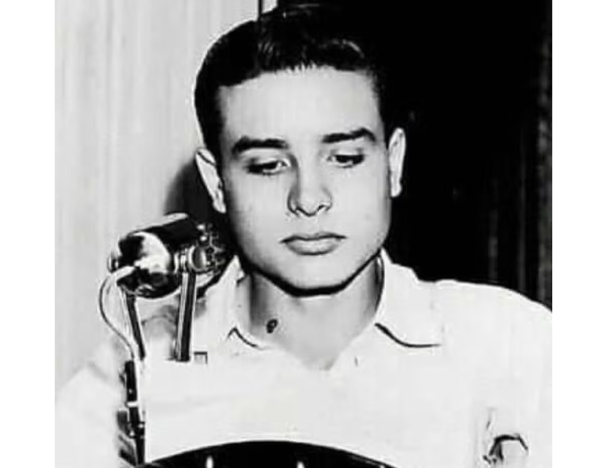 Foto: Cid Moreira aos 17 anos, no começo da carreira - Purepeople