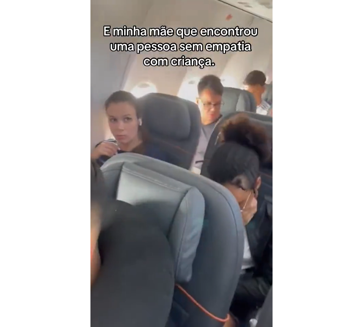 Foto: Jeniffer Castro ganha 1 milhão de seguidores - Purepeople