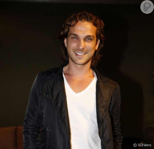 Igor Rickli, o Alberto de 'Flor do Caribe', faz aulas de fono a pedido ...