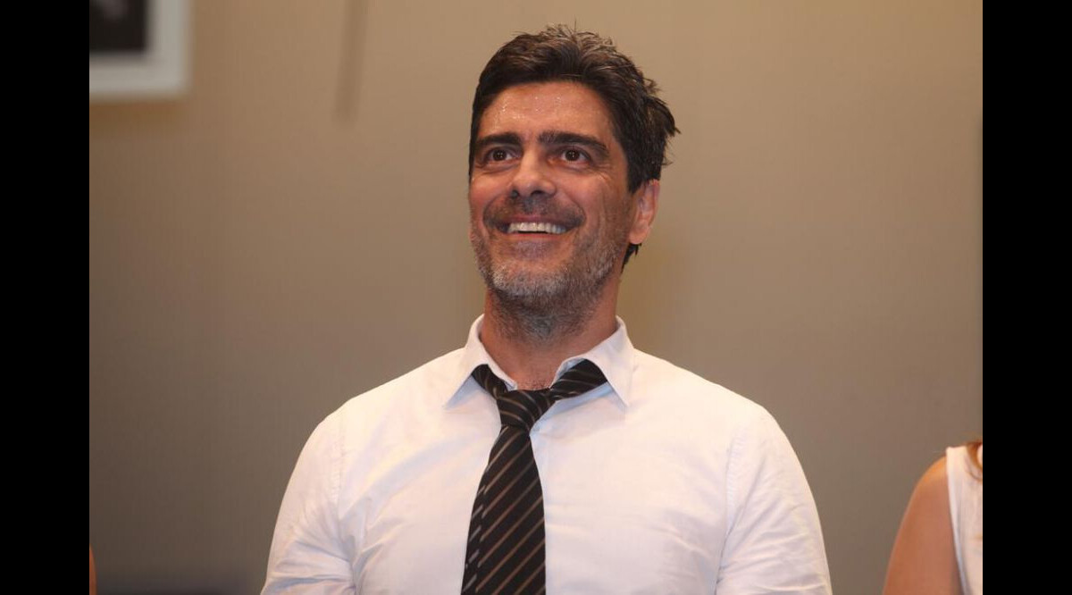 Foto: Junno Andrade fez a pré-estreia da peça 'À Noite Todo Gato É ...