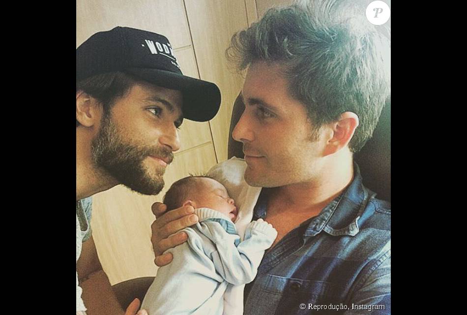 Bruno Gagliasso E Thiago Gagliasso Paparicam Gabriel Purepeople