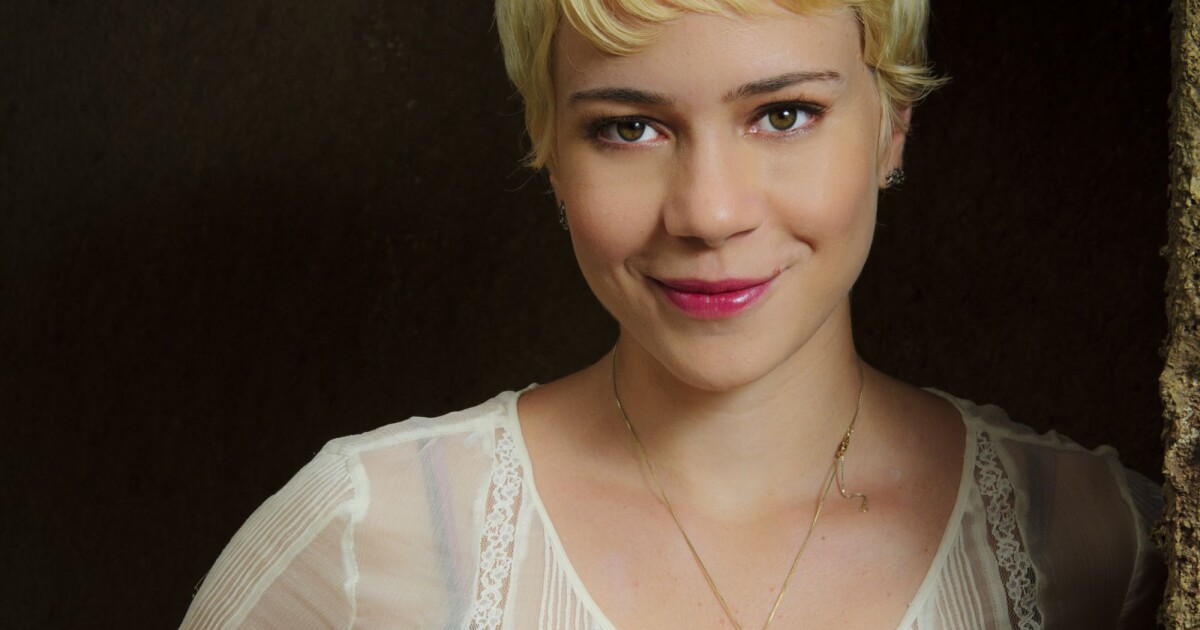 Leandra Leal comemora 31 anos como Zélia Vilar em 'Saramandaia ...
