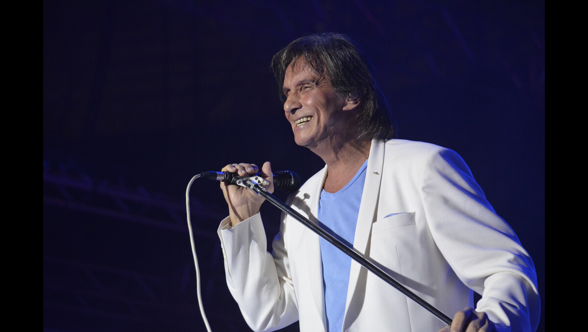 Foto: Roberto Carlos vai lançar biografia autorizada em abril de 2014 ...