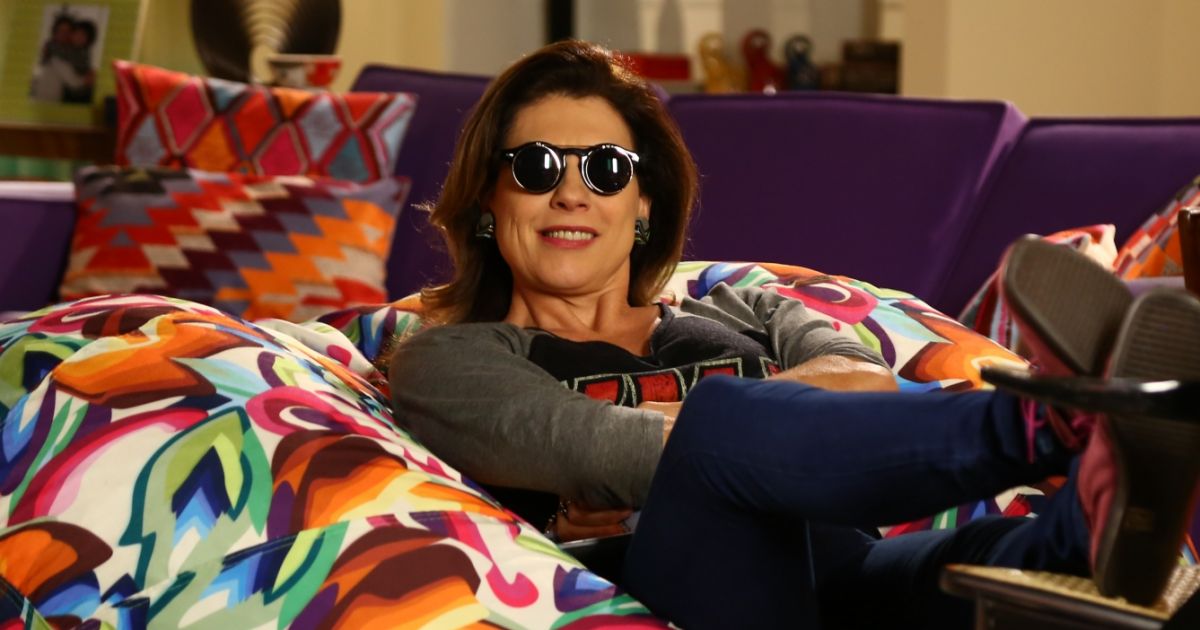 Ângela Dip é Rosana Almeida, a mãe biológica de Juliana (Maisa Silva) e ...