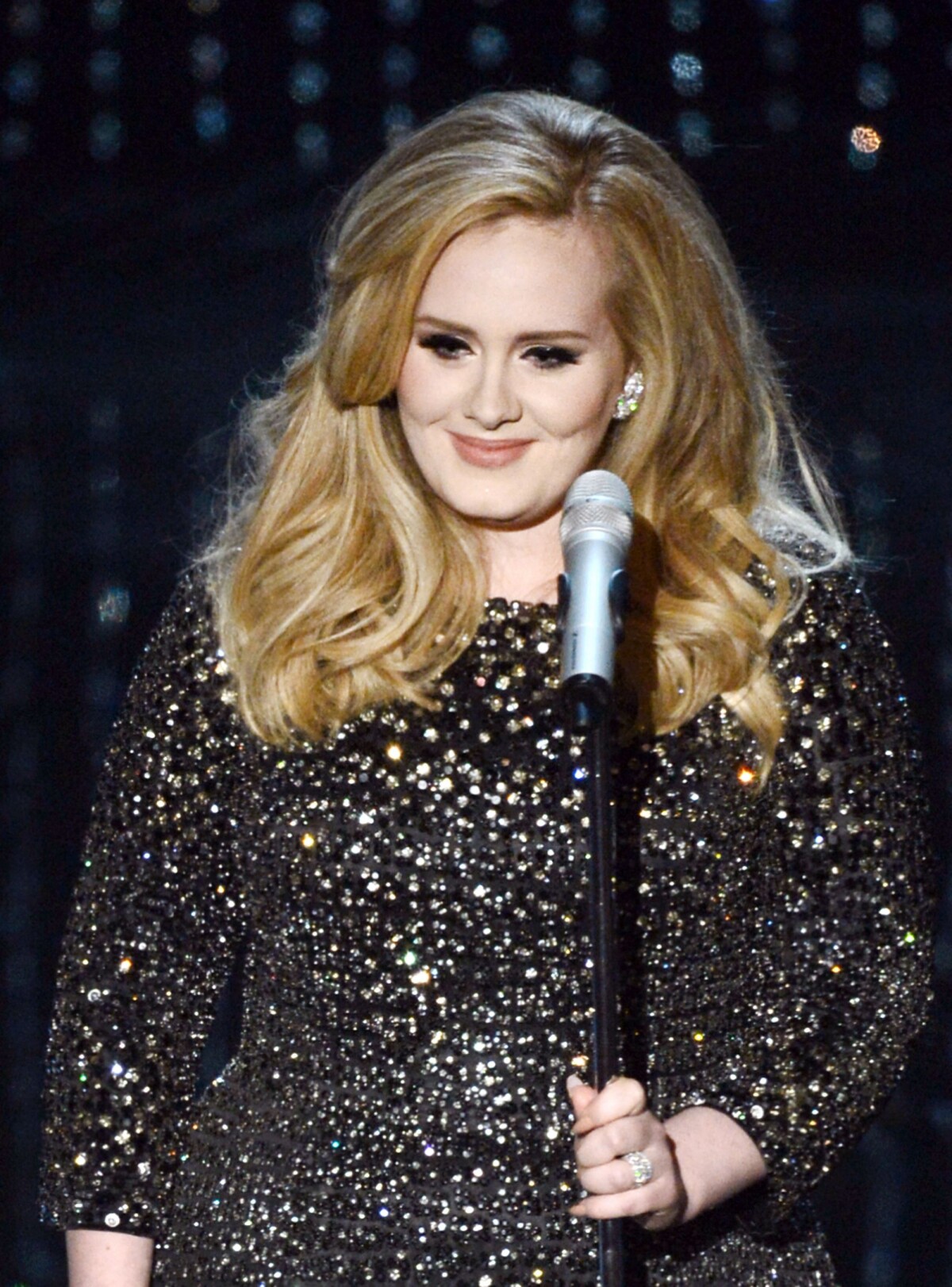 Foto: Adele entrou com um processo contra um paparazzo por ter tirado ...