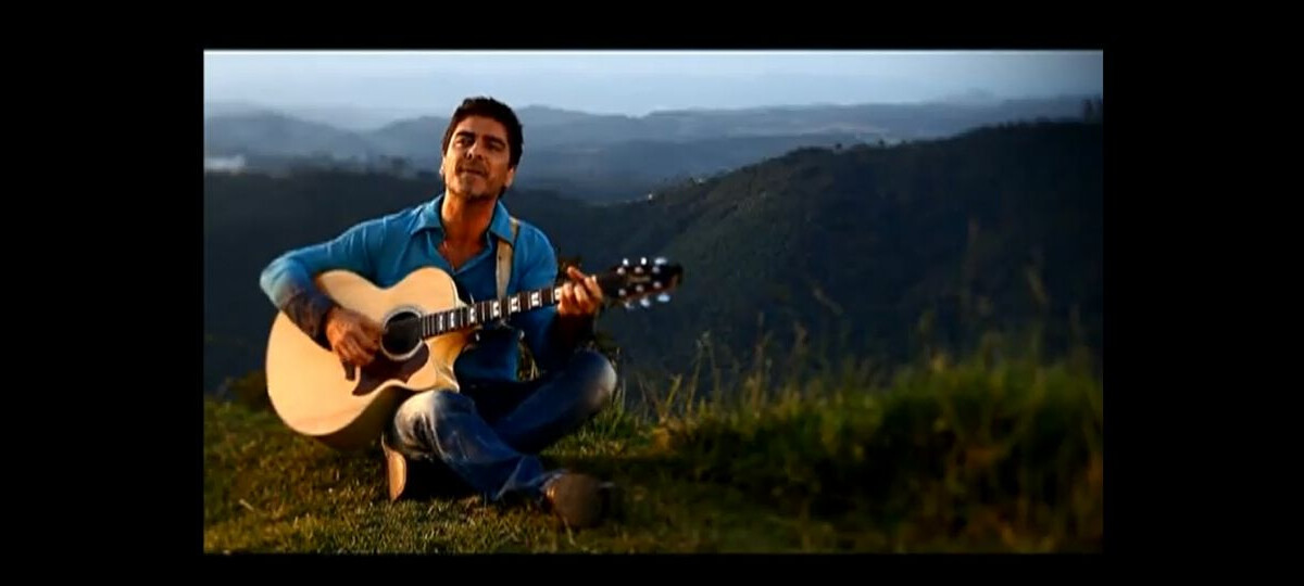 Foto: Junno Andrade também é cantor - Purepeople