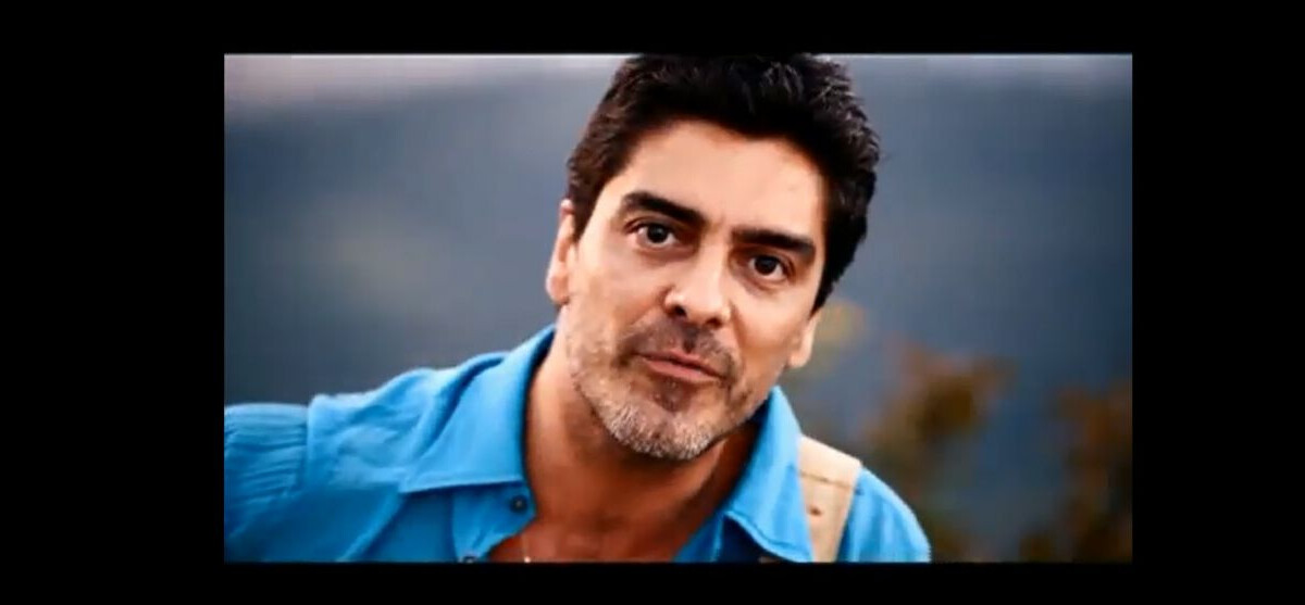 Foto: Junno Andrade canta e mostra seu romantismo em clipe - Purepeople