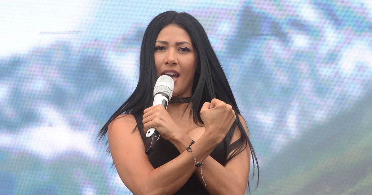 Simaria, longe dos palcos, ensaia para gravação de novo DVD com Simone ...