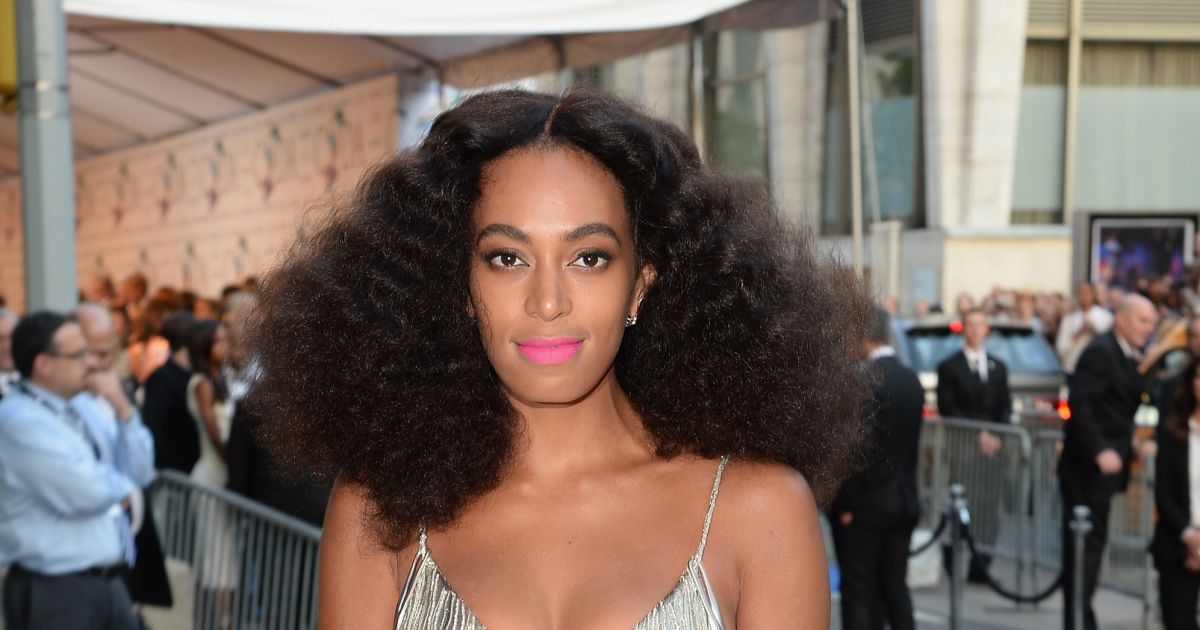 Solange usou vestido decotado criado por Francisco Costa CFDA Fashion ...