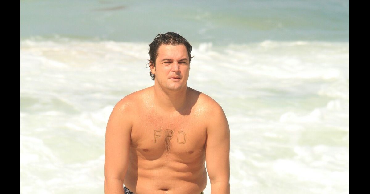 Felipe Dylon tirou o dia para ir à praia, nesta quarta-feira, 3 de ...