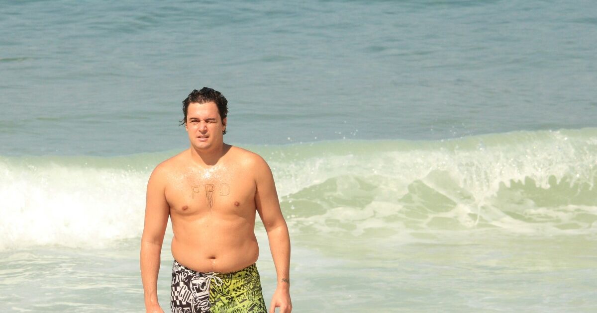 Felipe Dylon foi à praia de Ipanema, Zona Sul do Rio, nesta quarta ...