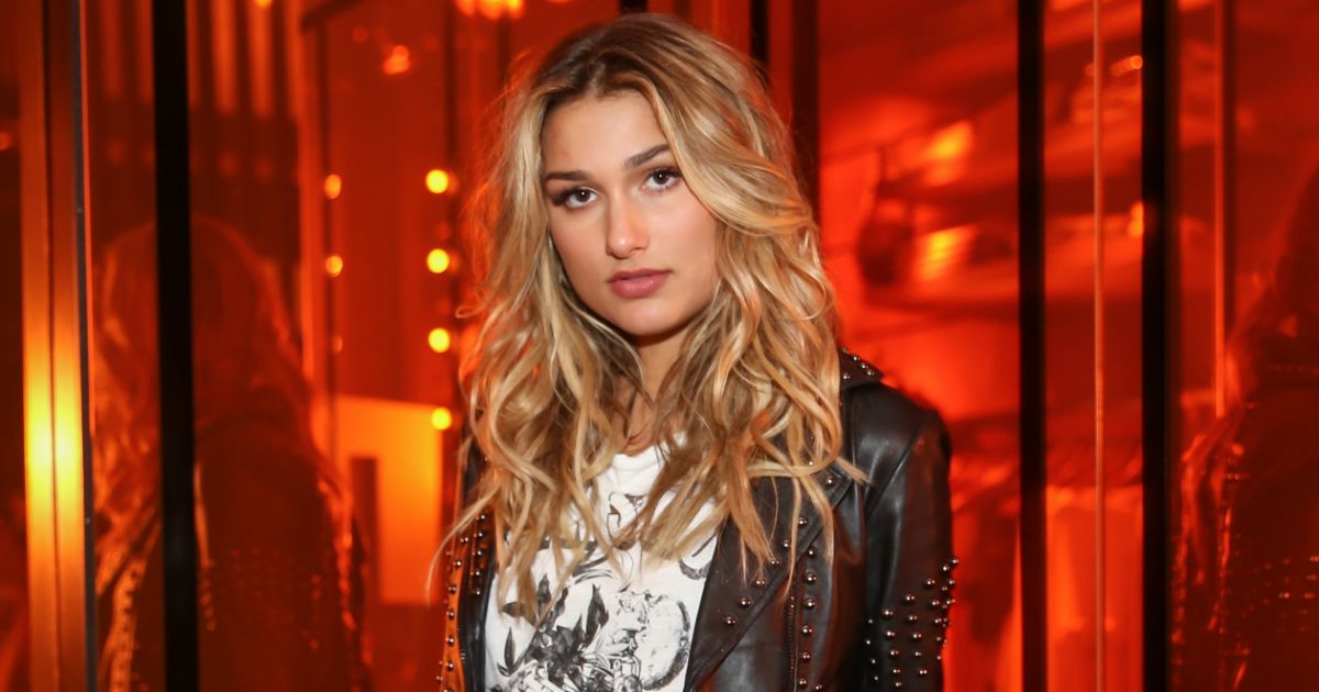 Sasha Meneghel ganha nova comemoração de 21 anos - Purepeople