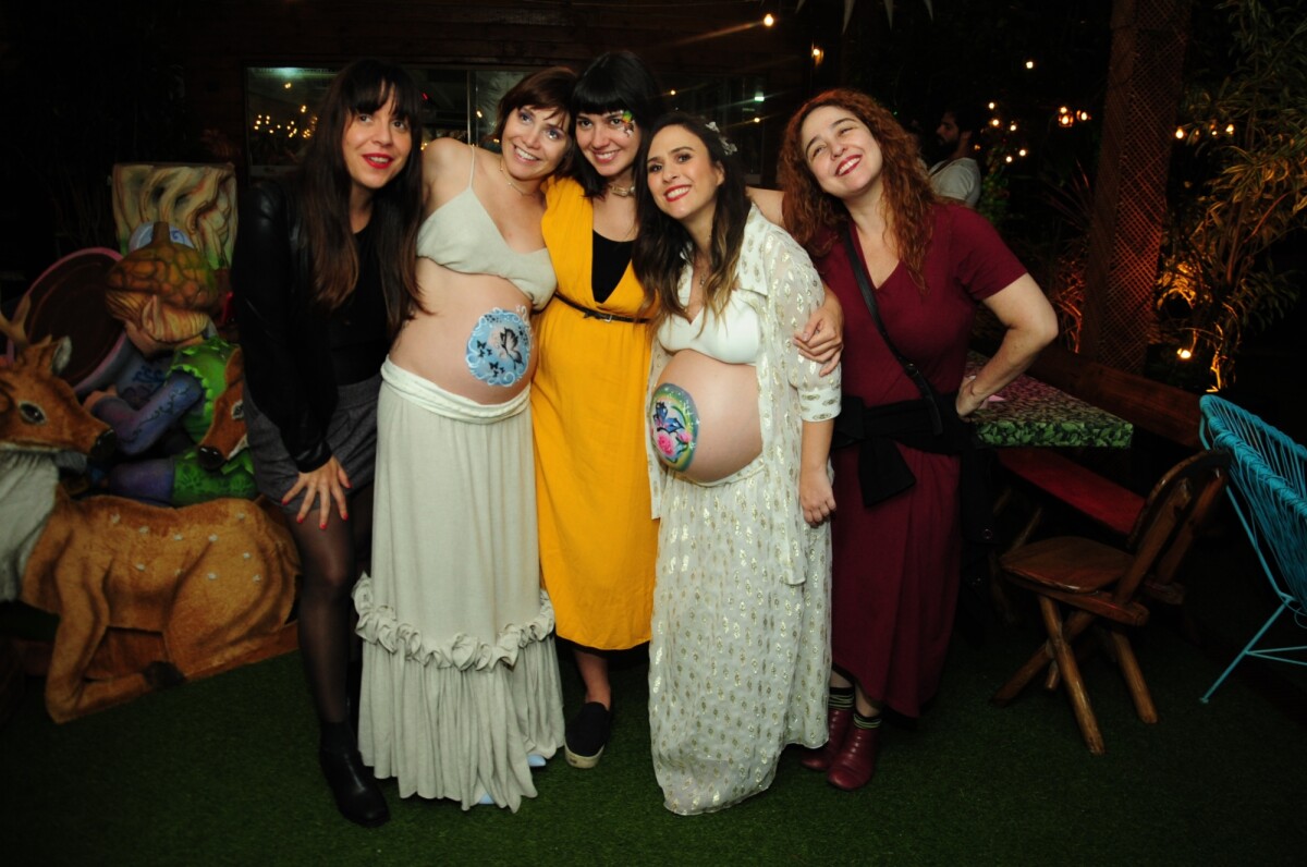 Foto: Tatá Werneck e Leticia Colin reúnem amigas em chá de bebê ...