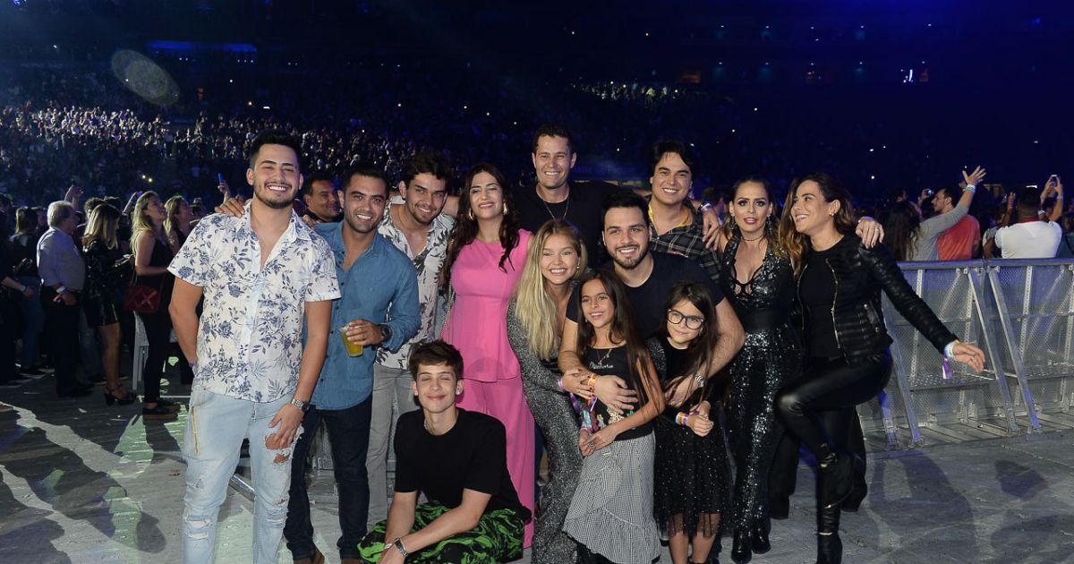 Famosos prestigiam show da turnê 'Amigos 20 anos – A história continua ...
