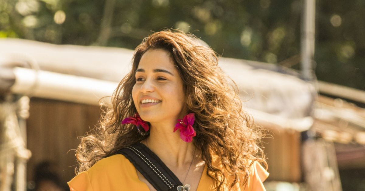 Érica (Nanda Costa) aproveita para apoiar o irmão, Ryan (Thiago Martins ...