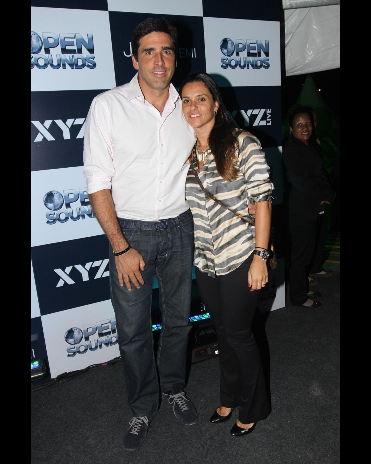 Foto: O ex-jogador de vôlei Giovane Gávio curte com a mulher o show de ...