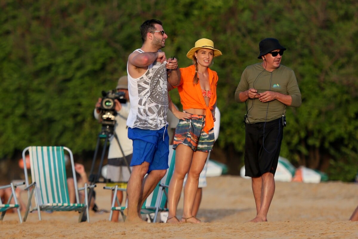 Foto: Angélica curte um dia de praia com a filha, Eva, em Fernando de ...