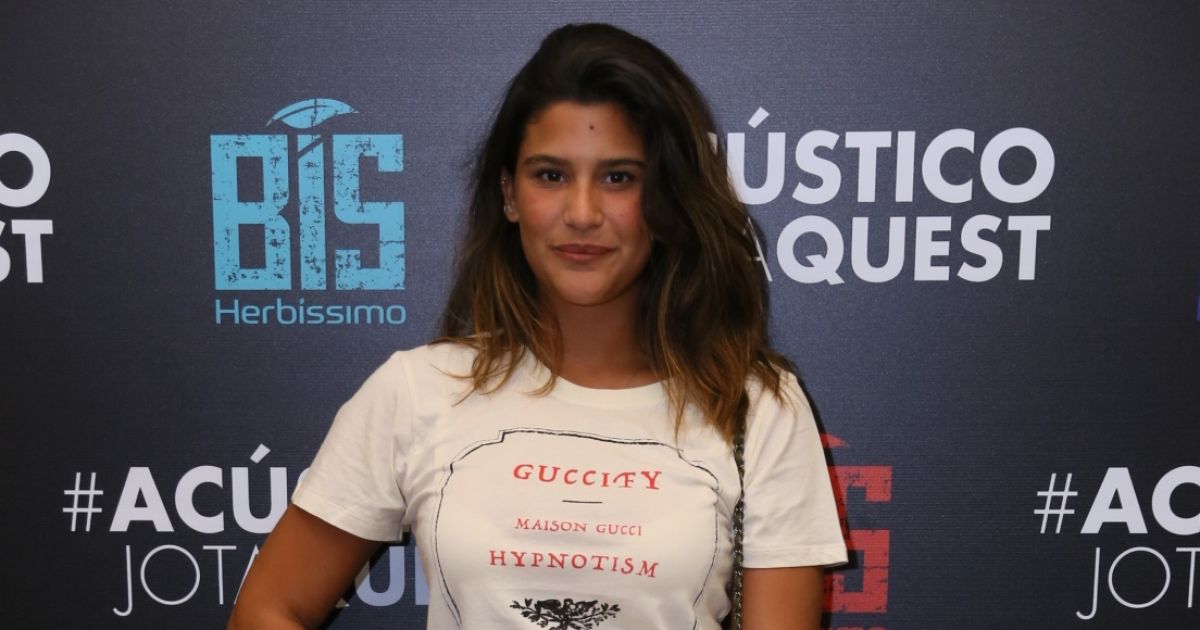 Giulia Costa recomendou yoga aos seus seguidores - Purepeople