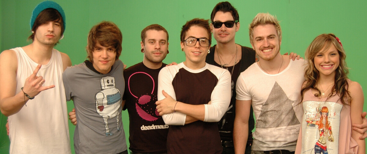 Foto: Letícia Navas em foto com a Banda Cine na época da 'TV Globinho ...