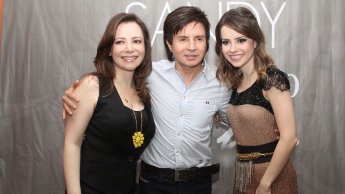 Foto: Sandy impressionou internautas por aparência jovem aos 38 anos ...