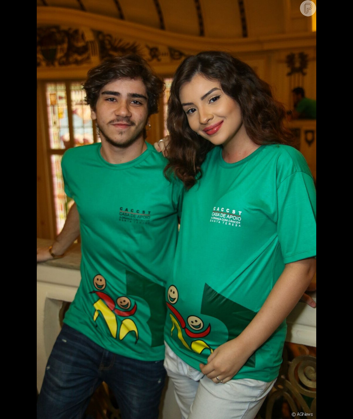 Foto: João Fernandes e Mabel Calzolari em desfile beneficente em foto ...