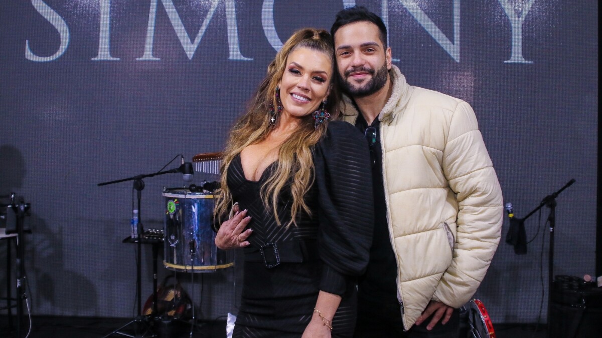 Foto: Simony revela planos de engravidar de Felipe Rodriguez - Purepeople