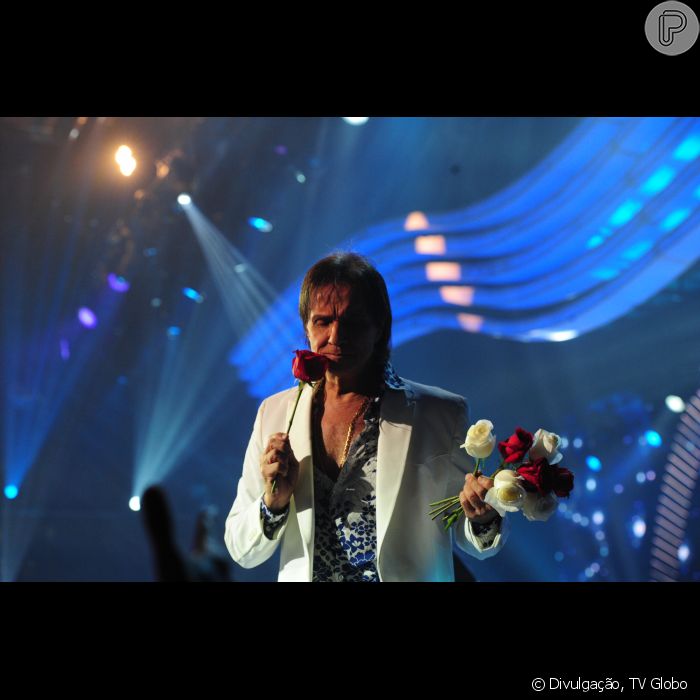 Roberto Carlos: a entrega das rosas é sempre um momento muito aguardado ...