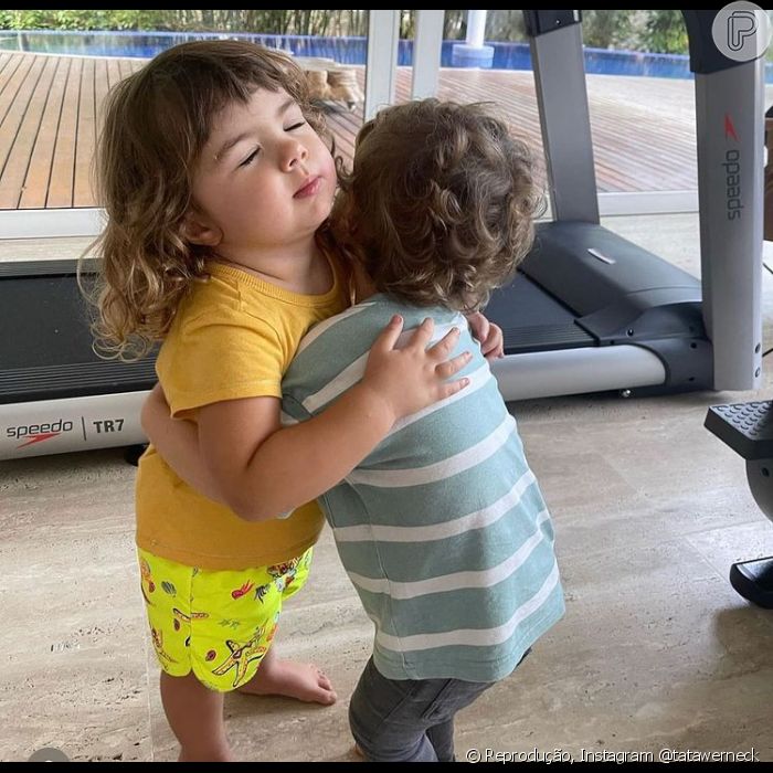 Clara Maria esbanja fofura no Instagram de Tatá Werneck - Purepeople