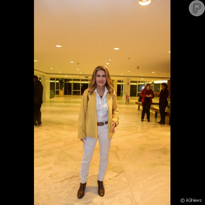 Maitê Proença posou para fotos no teatro Prudential, na Glória, Zona ...