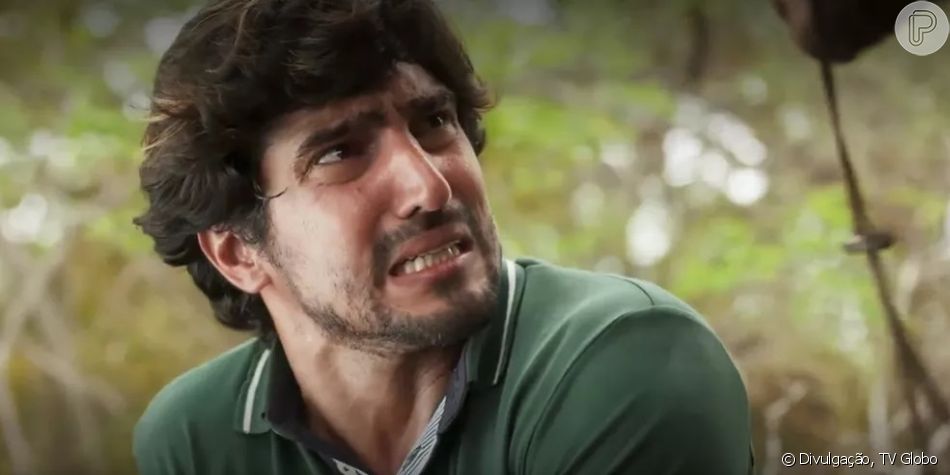 Novela Mar Do Sertão Tertulinho Dá Beijo Roubado Em Candoca Foto