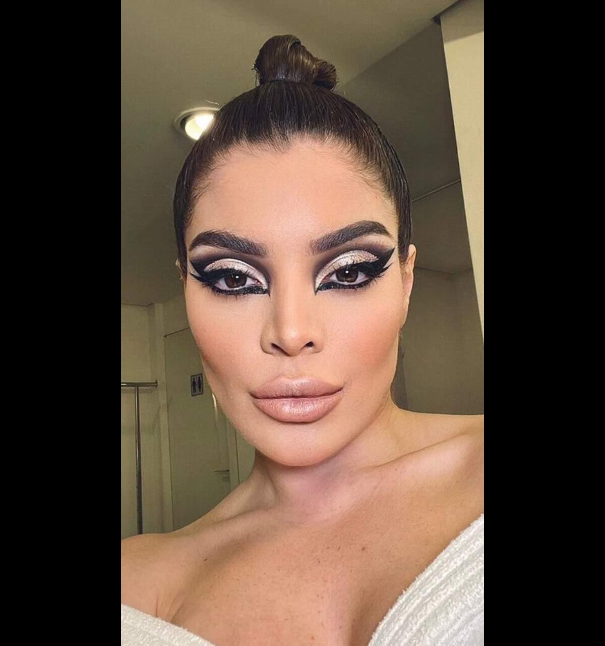 Foto: Gkay comprou uma bolsa de pombo no valor de R$ 5 mi - Purepeople