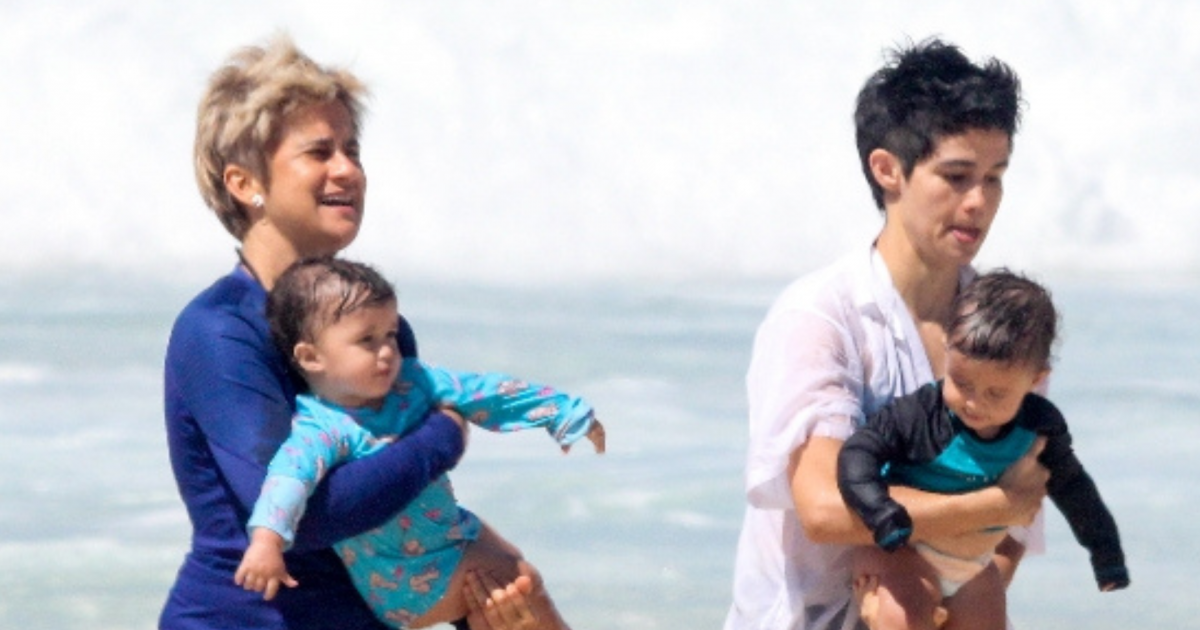 Fotos: filhas gêmeas de Nanda Costa e Lan Lanh brincam na praia após ...