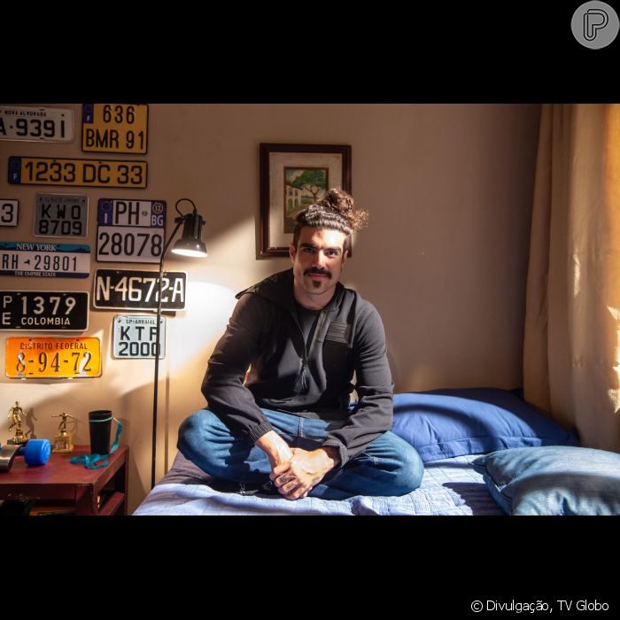 Caio Castro teve uma ajuda para exibir a boa forma na novela 'Todas as Flores' - Purepeople