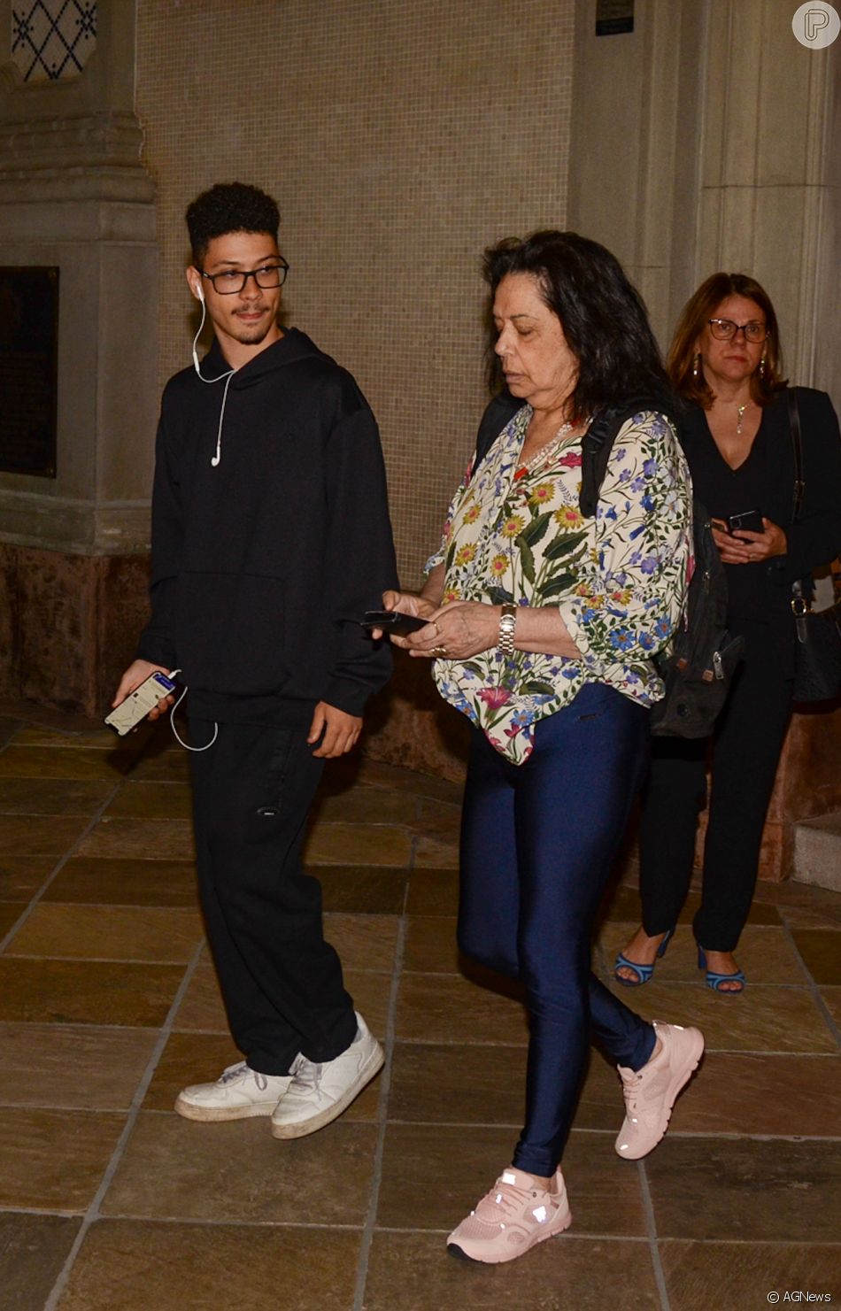 Fotos: filho de Gal Costa e mulher da cantora comparecem à Missão de ...